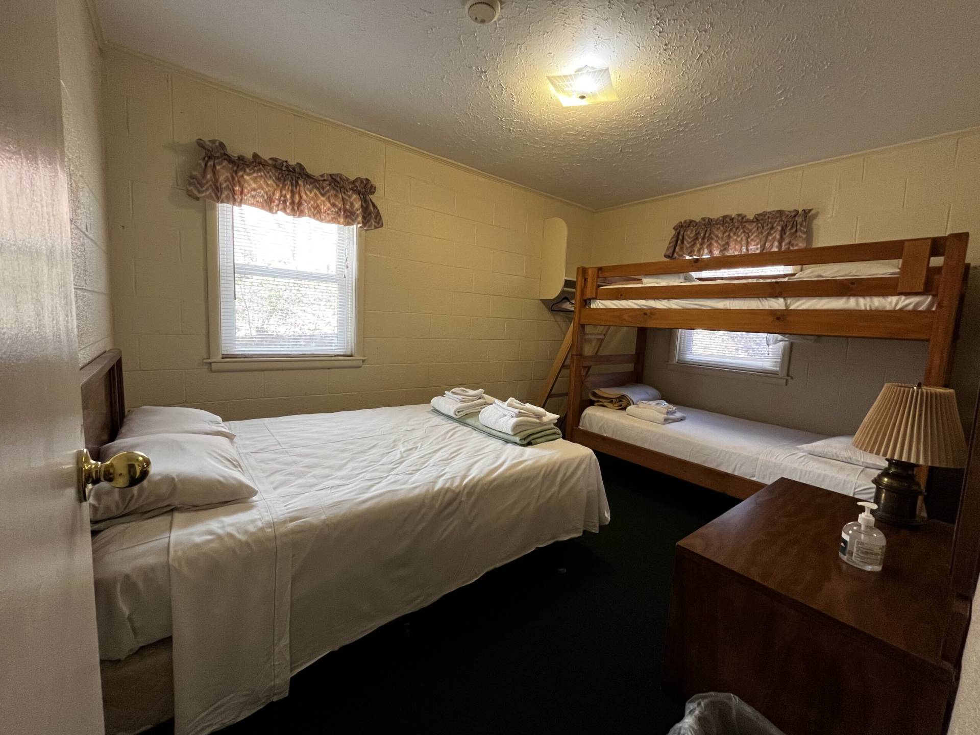 Lodges - Eagle Eyrie Conference Center, Lynchburg, VA